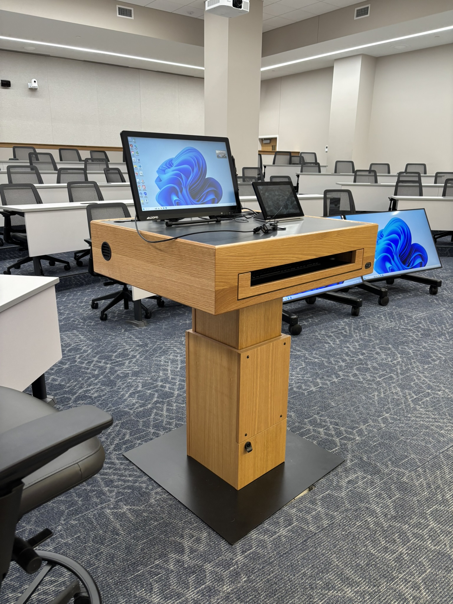 Custom Lectern for Presentations – The Lochridge • Sound-Craft Systems